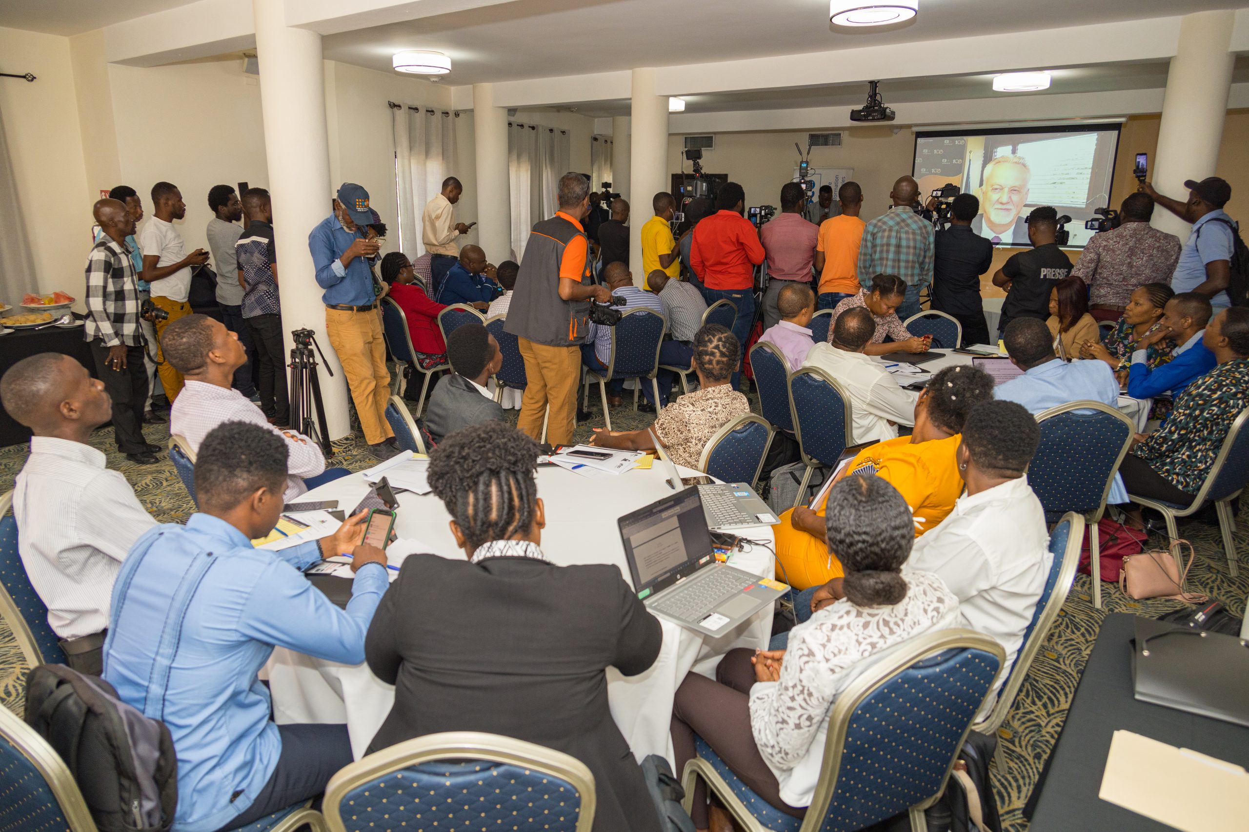 Le MENFP lance un atelier pour réécrire les programmes scolaires du ...